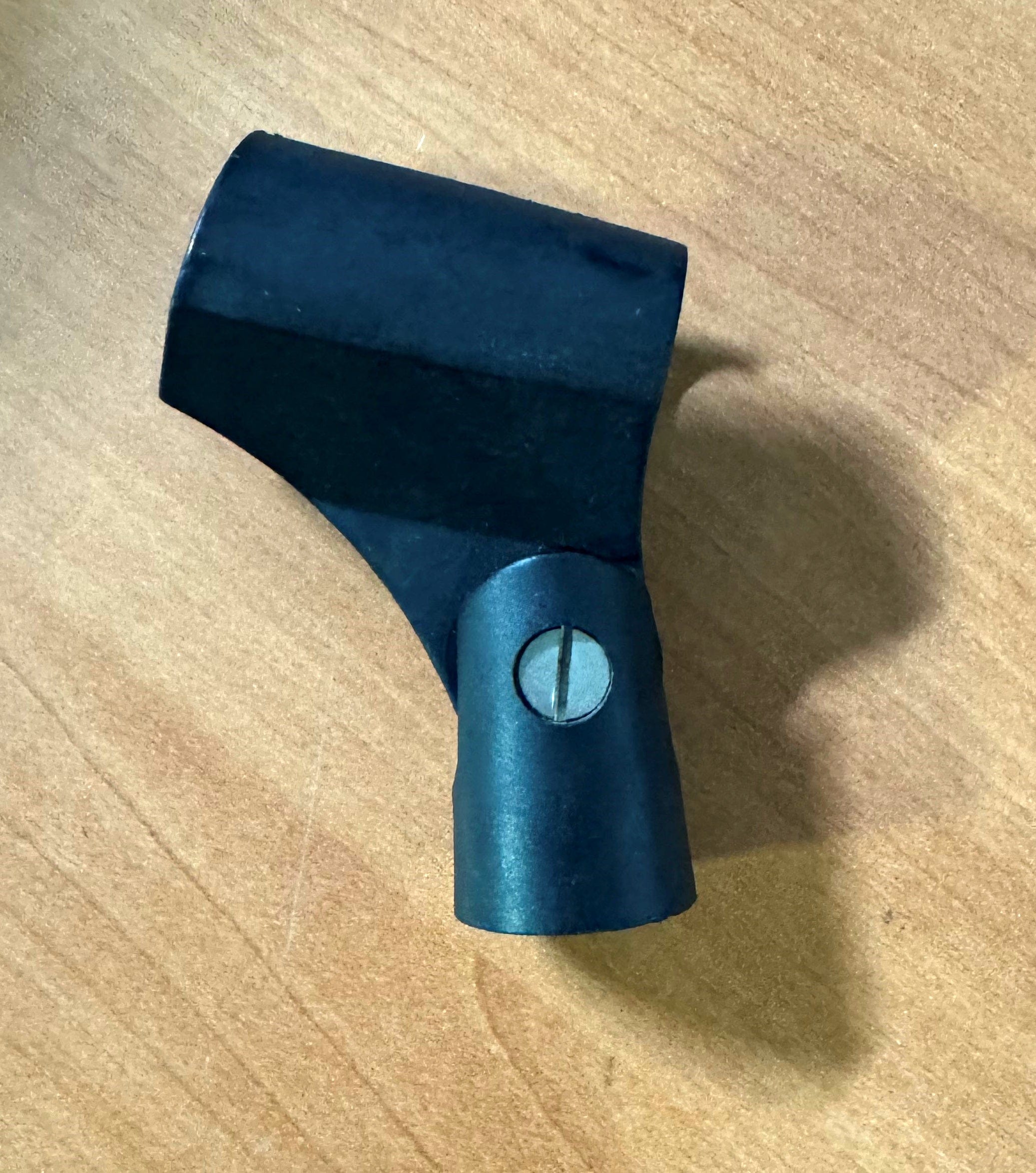 Generic Mic Clip for Large Microphones