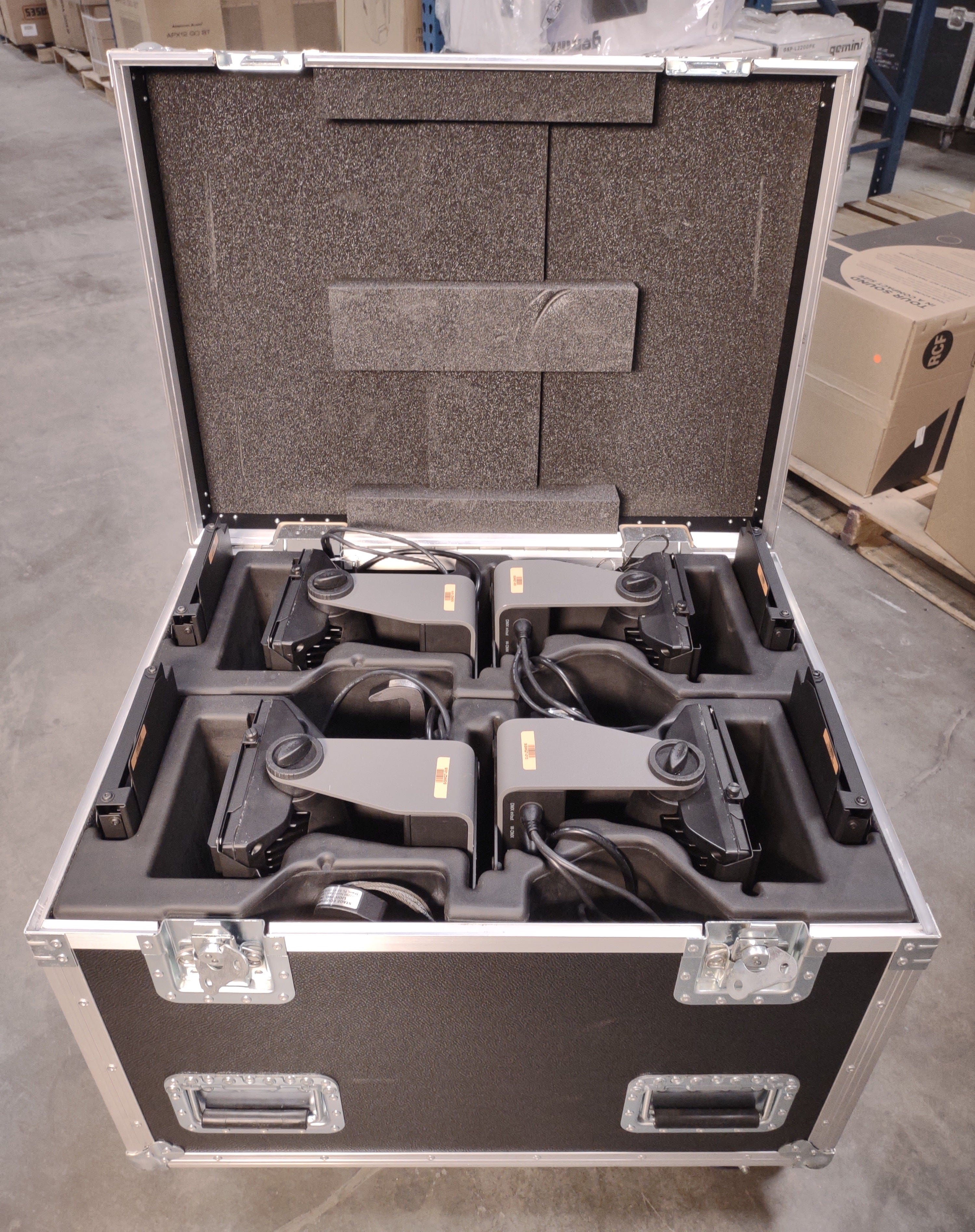 SGM SGMQ7 RGBW LED Fixture 4-Pack with BDQ7 Barn Doors 4-Pack and Road Case
